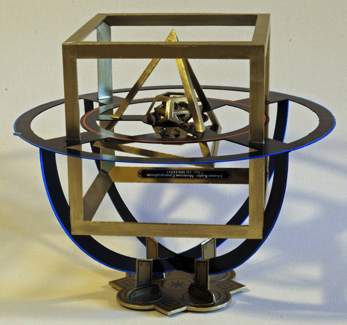 Lutz's Web Site: AstroMedia Paper Models